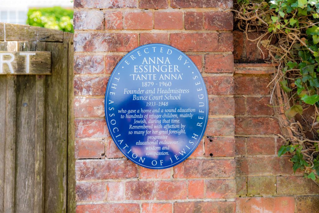 Tante Anna remembered at Bunce Court – AJR