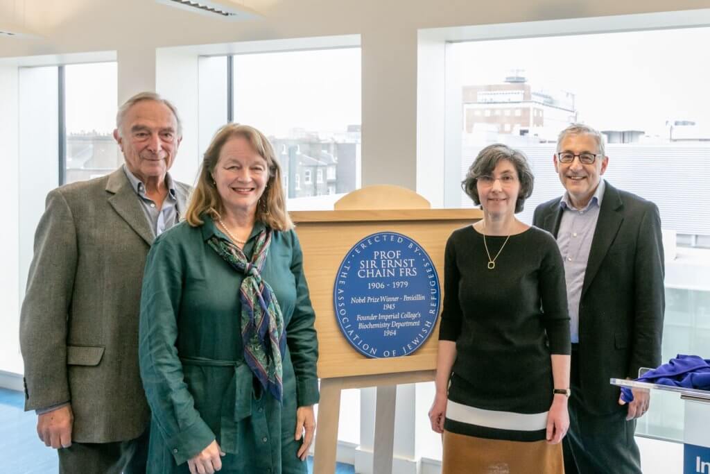 Blue plaque to Sir Ernst Chain unveiled - AJR